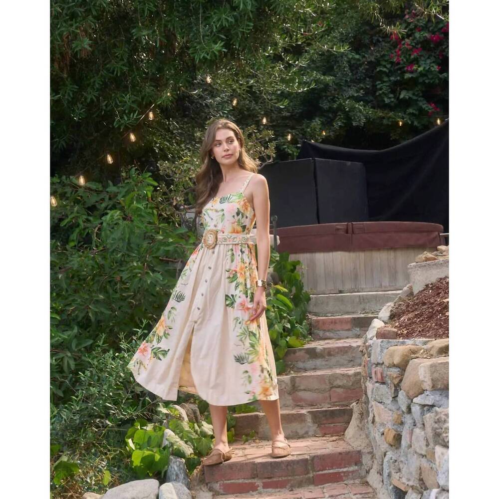 Moon River | Dresses | New Moon River Sleeveless Square Neck Floral ...
